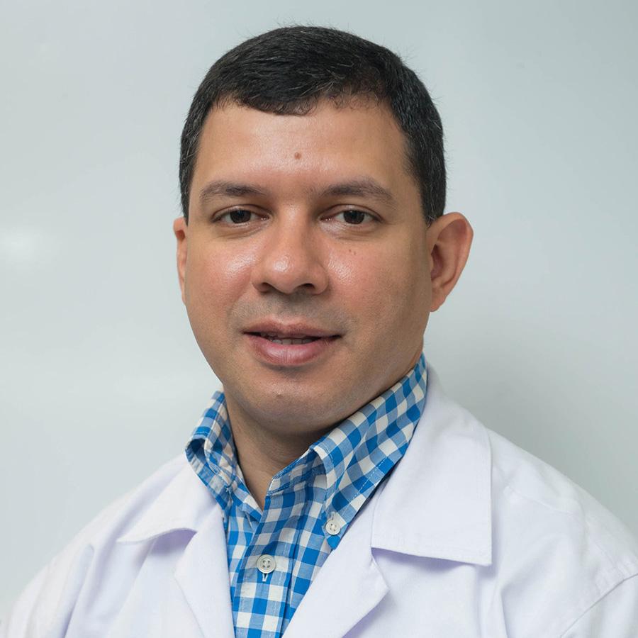 Dr. Efrain Carles - Cetrersa